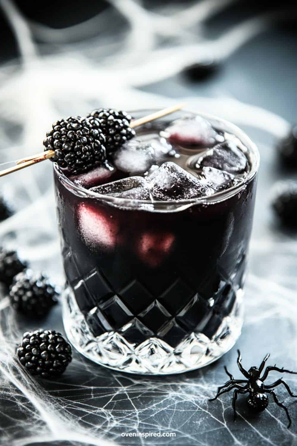 45 Eerily Easy Halloween Cocktails for a Scarily Good Time