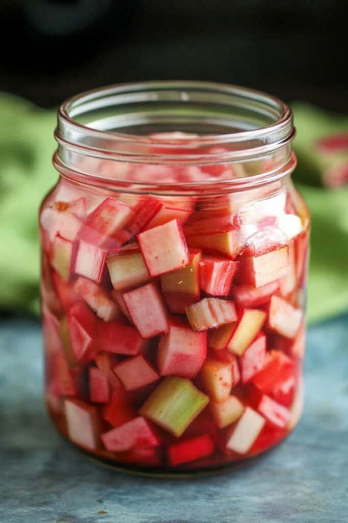 18 Insanely Easy Rhubarb Recipes