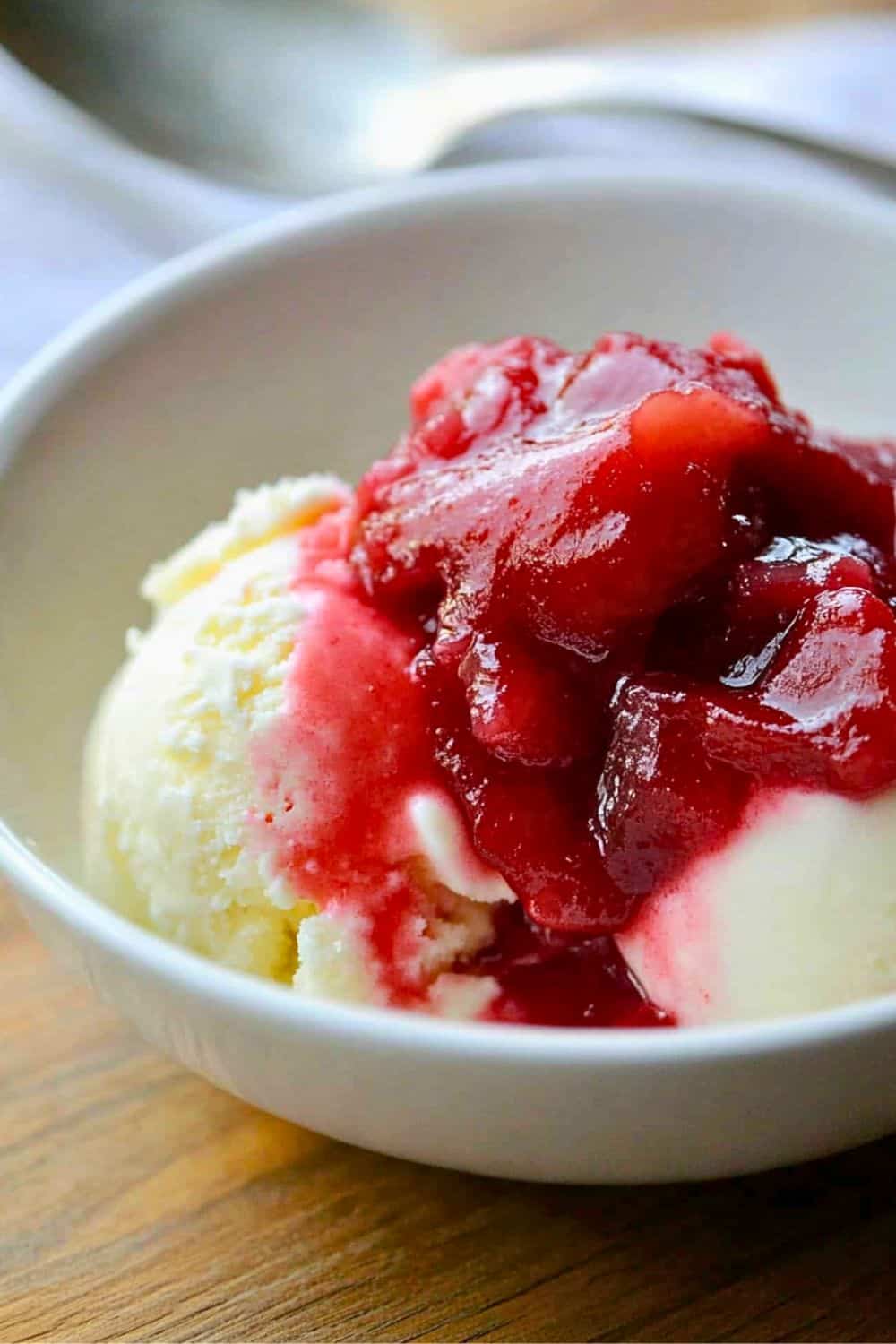 18 Insanely Easy Rhubarb Recipes