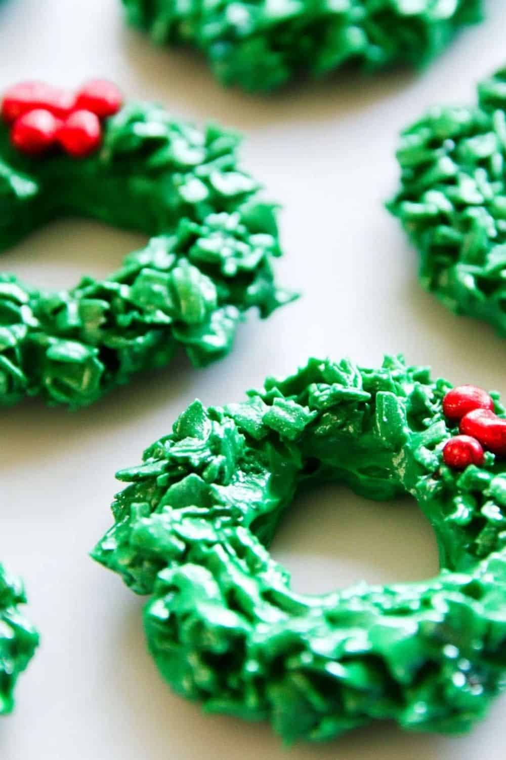 20 Festive No Bake Christmas Cookies